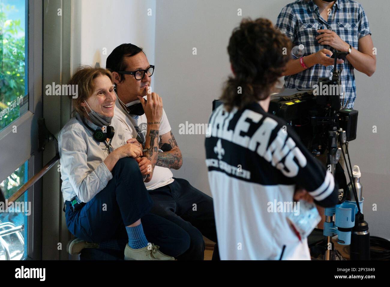 SHOWING UP, director Kelly Reichardt (left), cinematographer ...