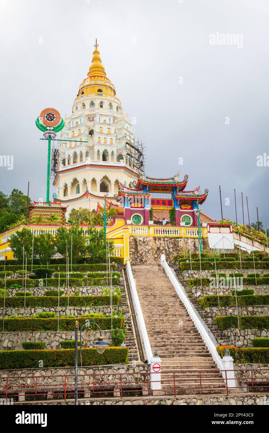 Buddhist Temple of Supreme Bliss Kek Lok Si. One of popular tourist ...