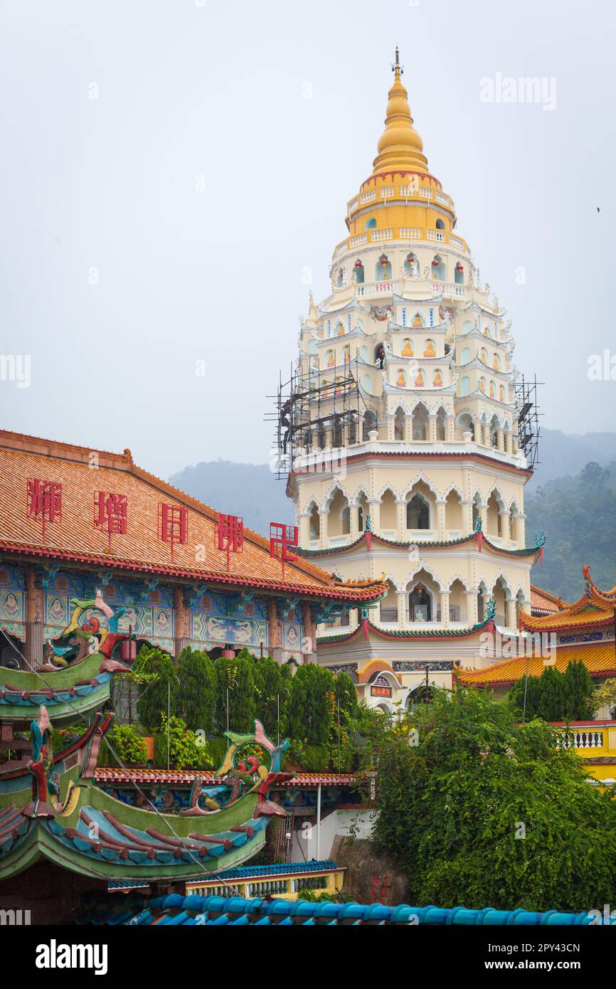 Buddhist Temple of Supreme Bliss Kek Lok Si. One of popular tourist ...