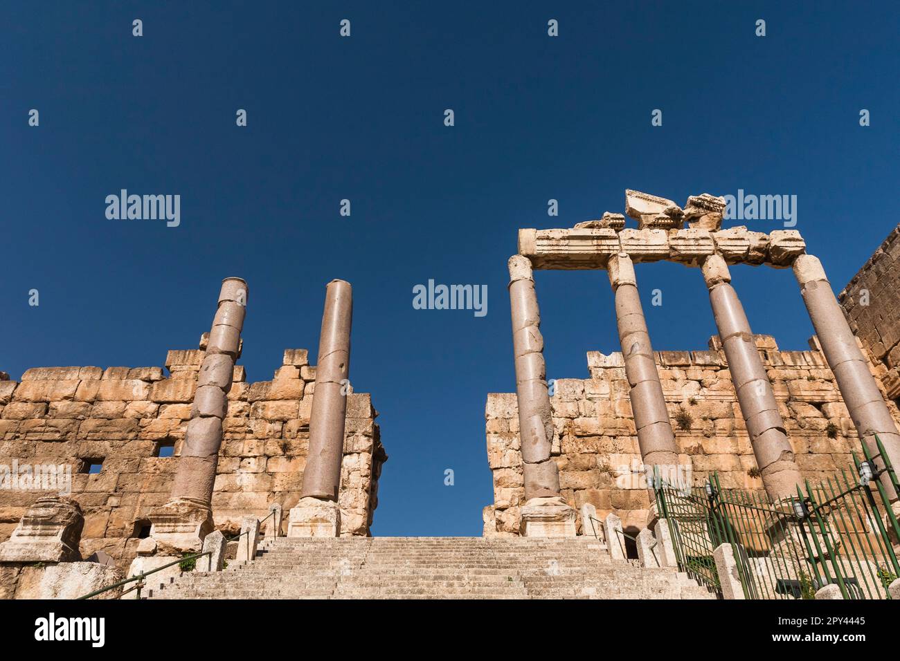 Baalbek, columns of entrance (propylaea), Temple of Jupiter, Bekaa ...