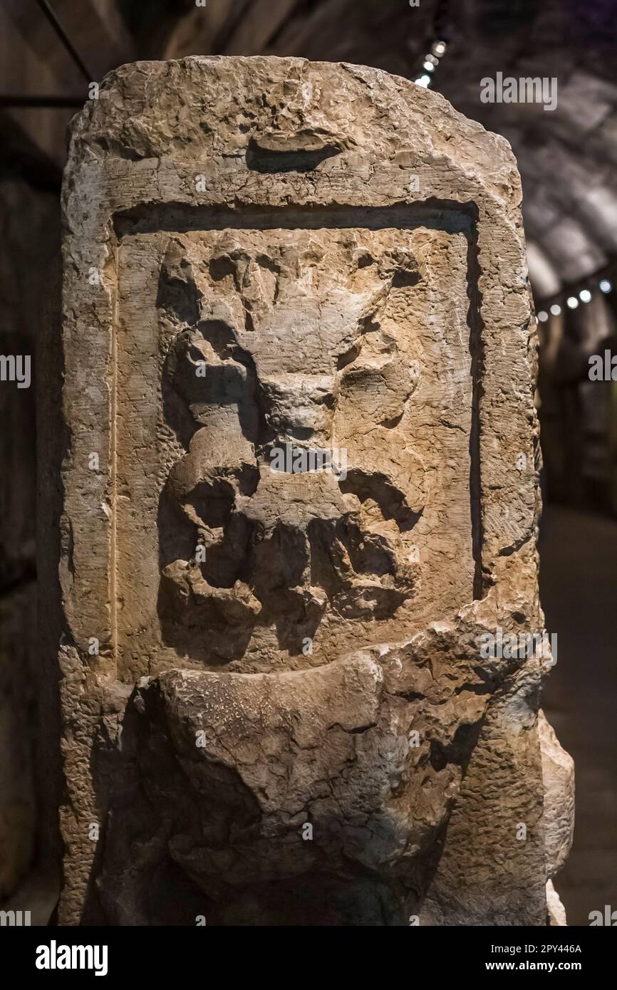 Baalbek, "Altar of Jupiter Heliopolitan", stone carving, tunnel museum ...