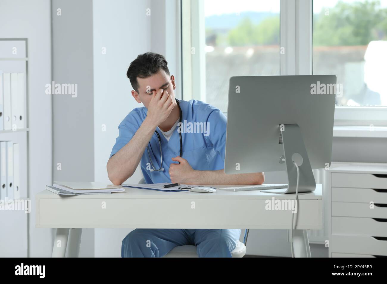 Hospital overtime hi-res stock photography and images - Alamy