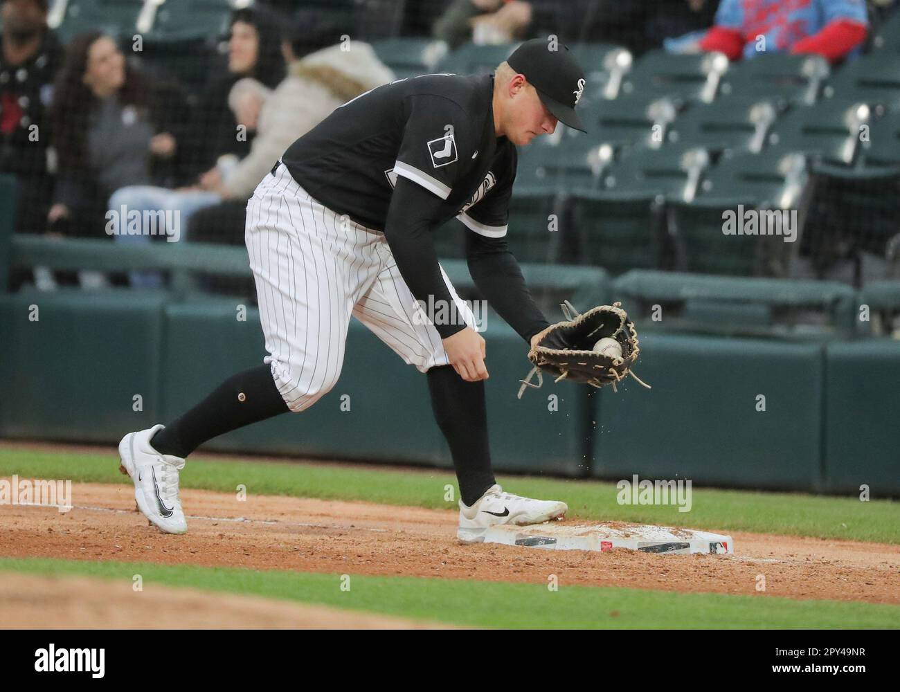 CHICAGO, IL - MAY 02: Chicago White Sox first baseman Andrew Vaughn (25 ...