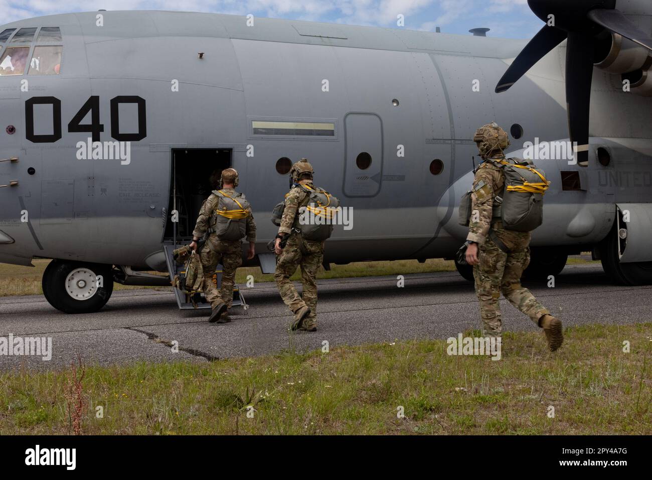 U.S. Air Force special tactics members with the 21st Special Tactics ...