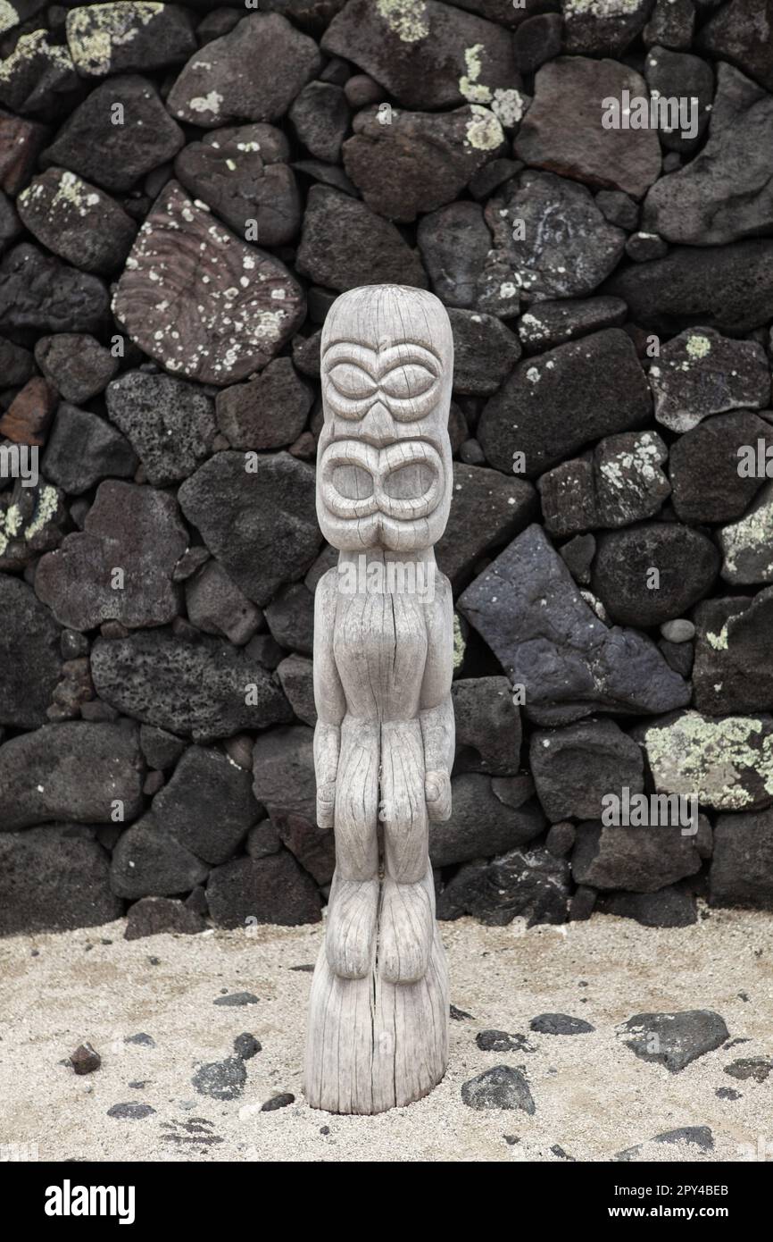 Hawaiian historical scenes from Puuhonua O Honaunau National Historical ...