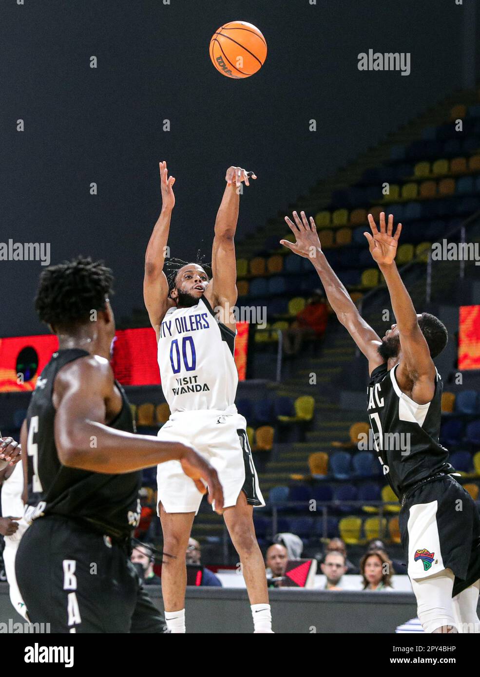 Cairo, Egypt. 2nd May, 2023. James Justice Jr. (C) of City Oilers ...