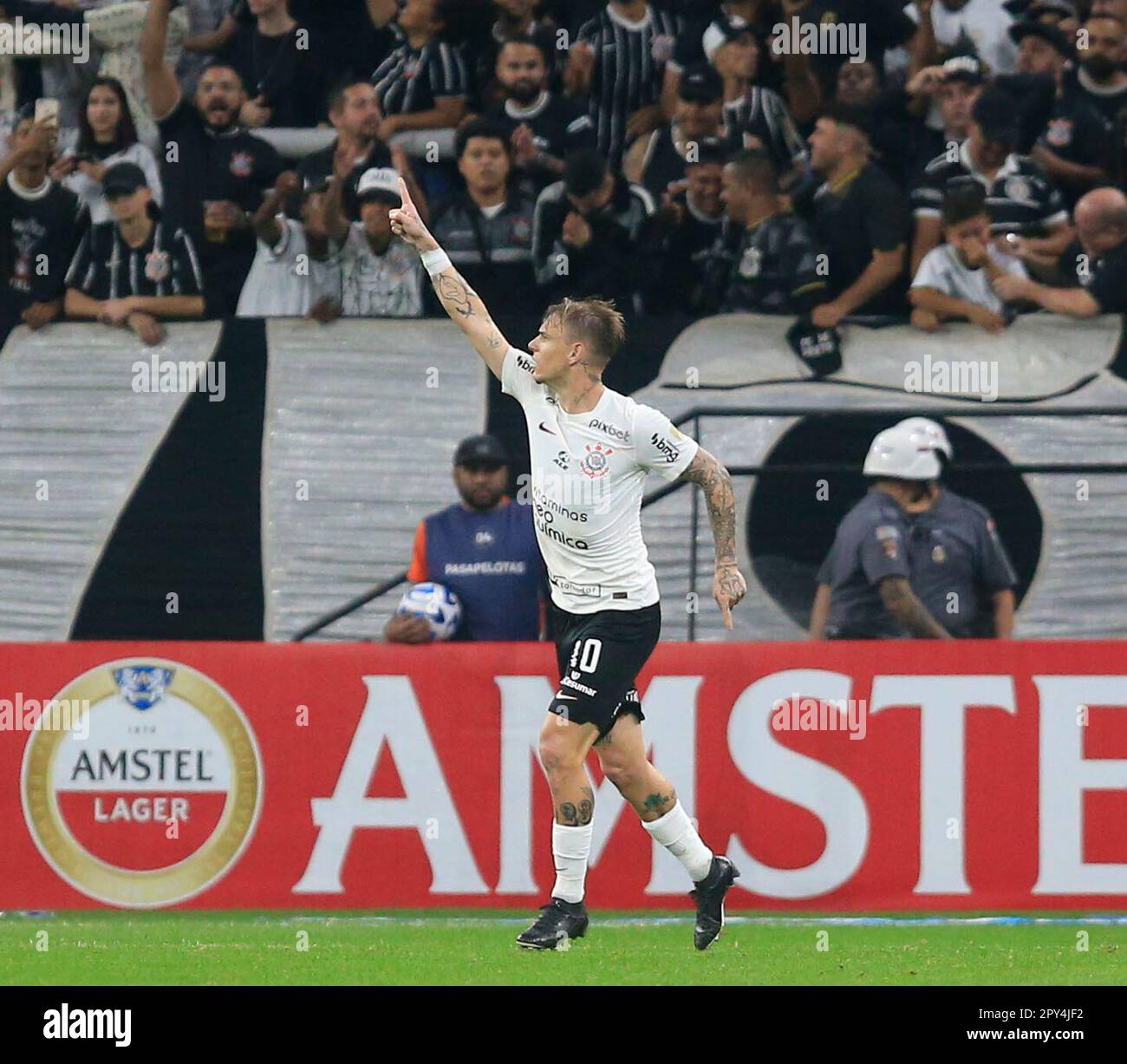 Sao Paulo, Brazil. 02nd May, 2023. Roger Guedes celebrates during a ...