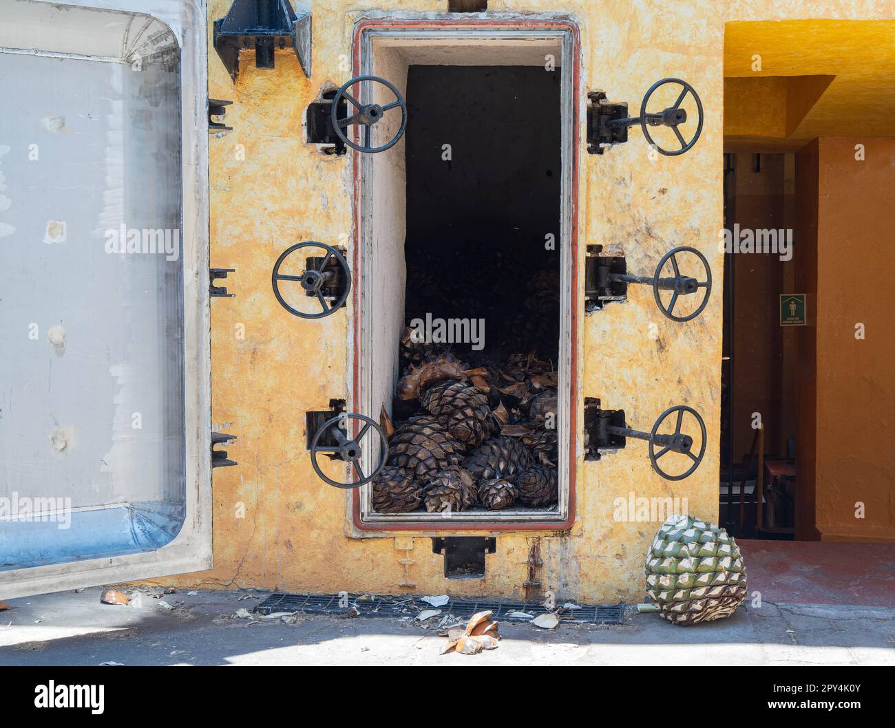 Fabrica la rojena hi-res stock photography and images - Alamy