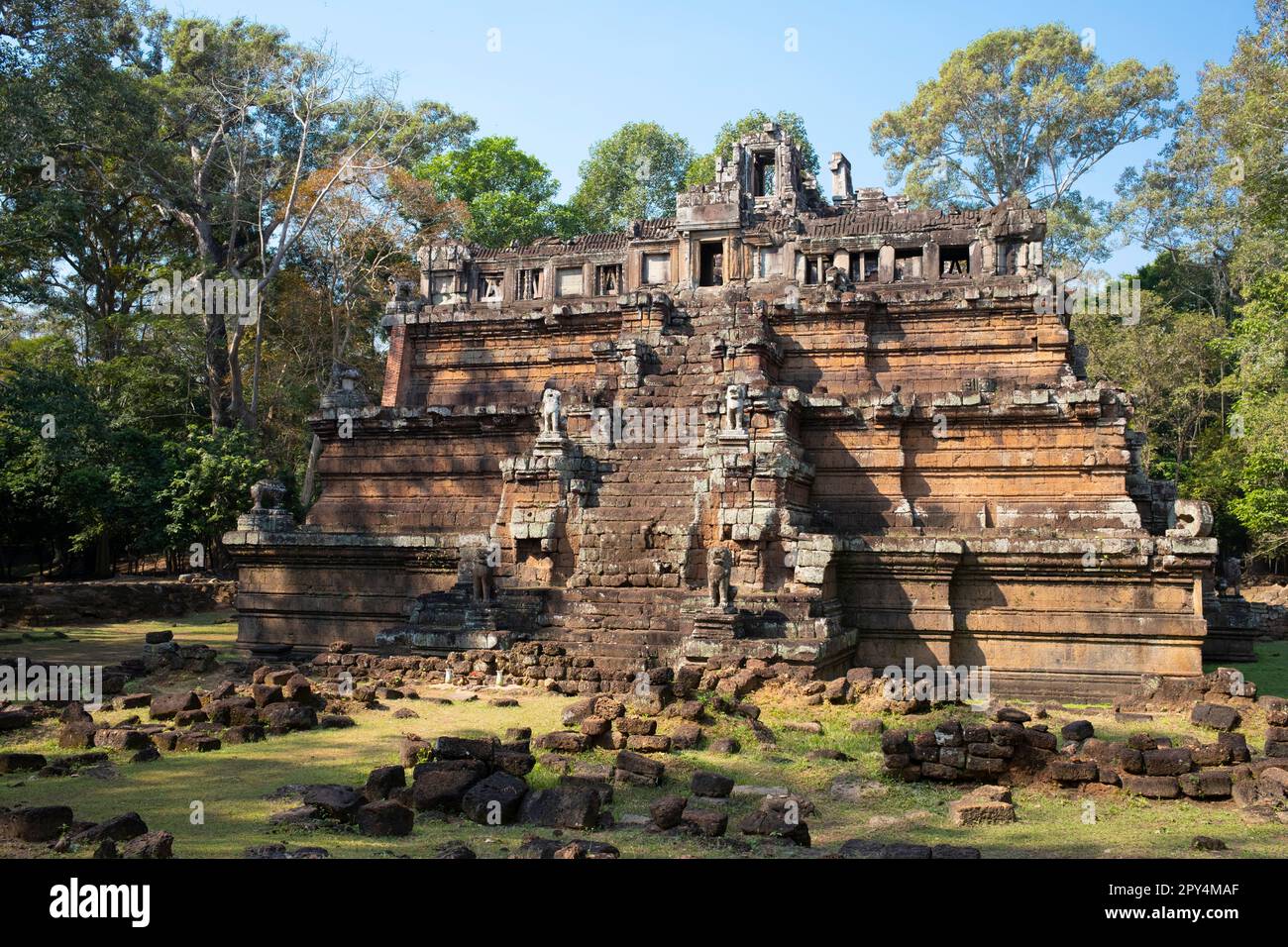 Cambodia: Phimeanakas and the Royal Palace, Angkor Thom. Phimeanakas ...