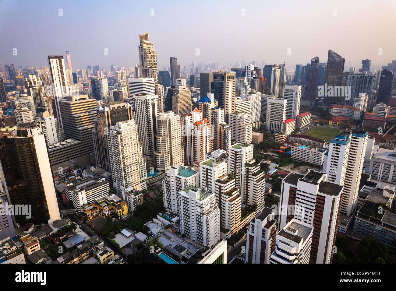 Emquartier bangkok building hi-res stock photography and images - Alamy