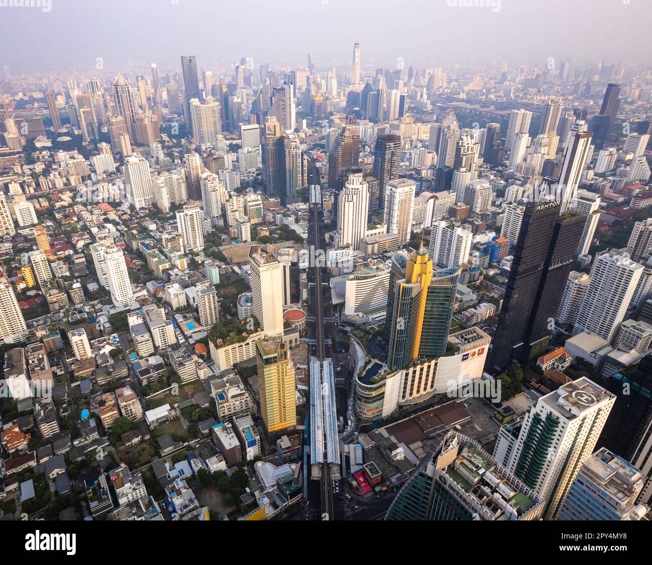Emquartier bangkok building hi-res stock photography and images - Alamy
