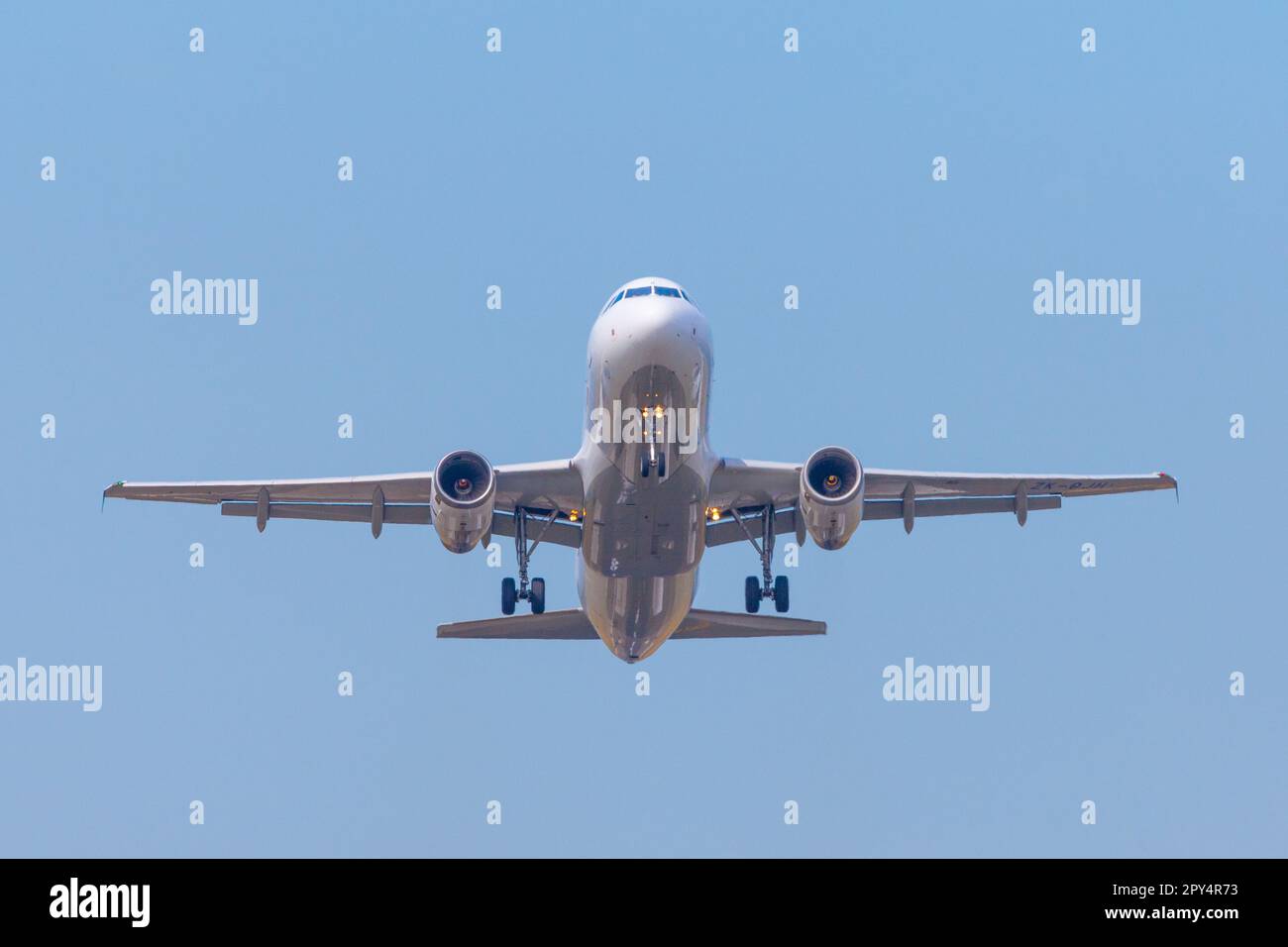 Aircraft movements at Sydney (Kingsford Smith) Airport in Sydney ...