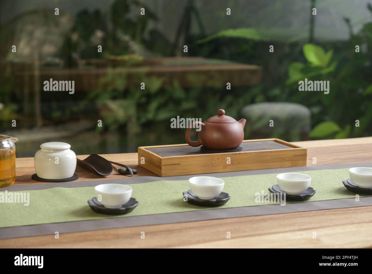 Tea set ready for traditional Chinese tea ceremony Stock Photo - Alamy