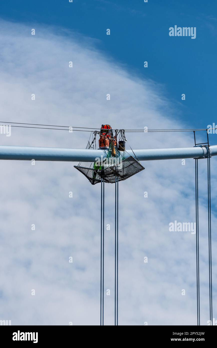 Cable bands hi-res stock photography and images - Alamy