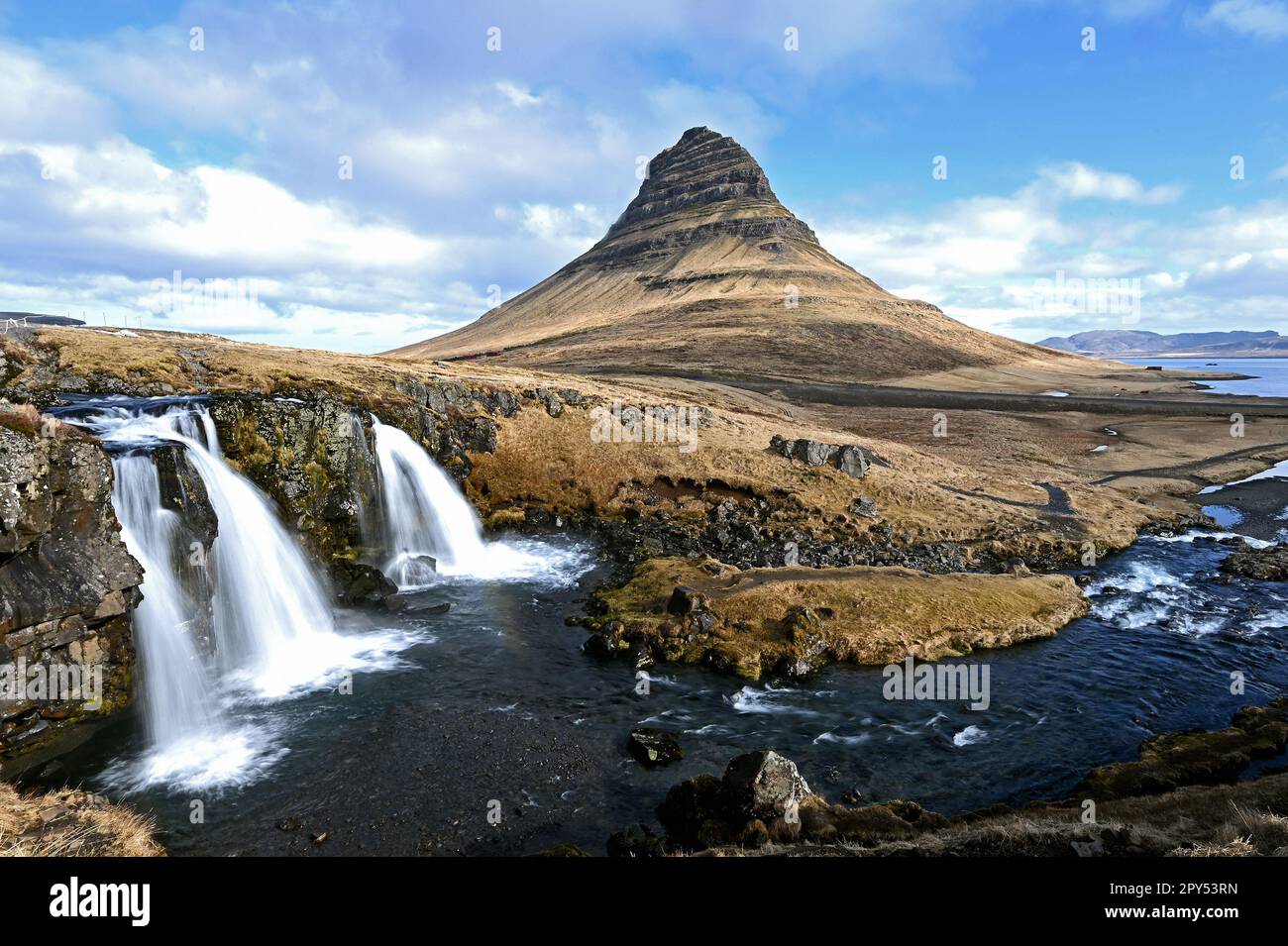 Kirkjufellsfoss waterfall rainbow hi-res stock photography and images ...