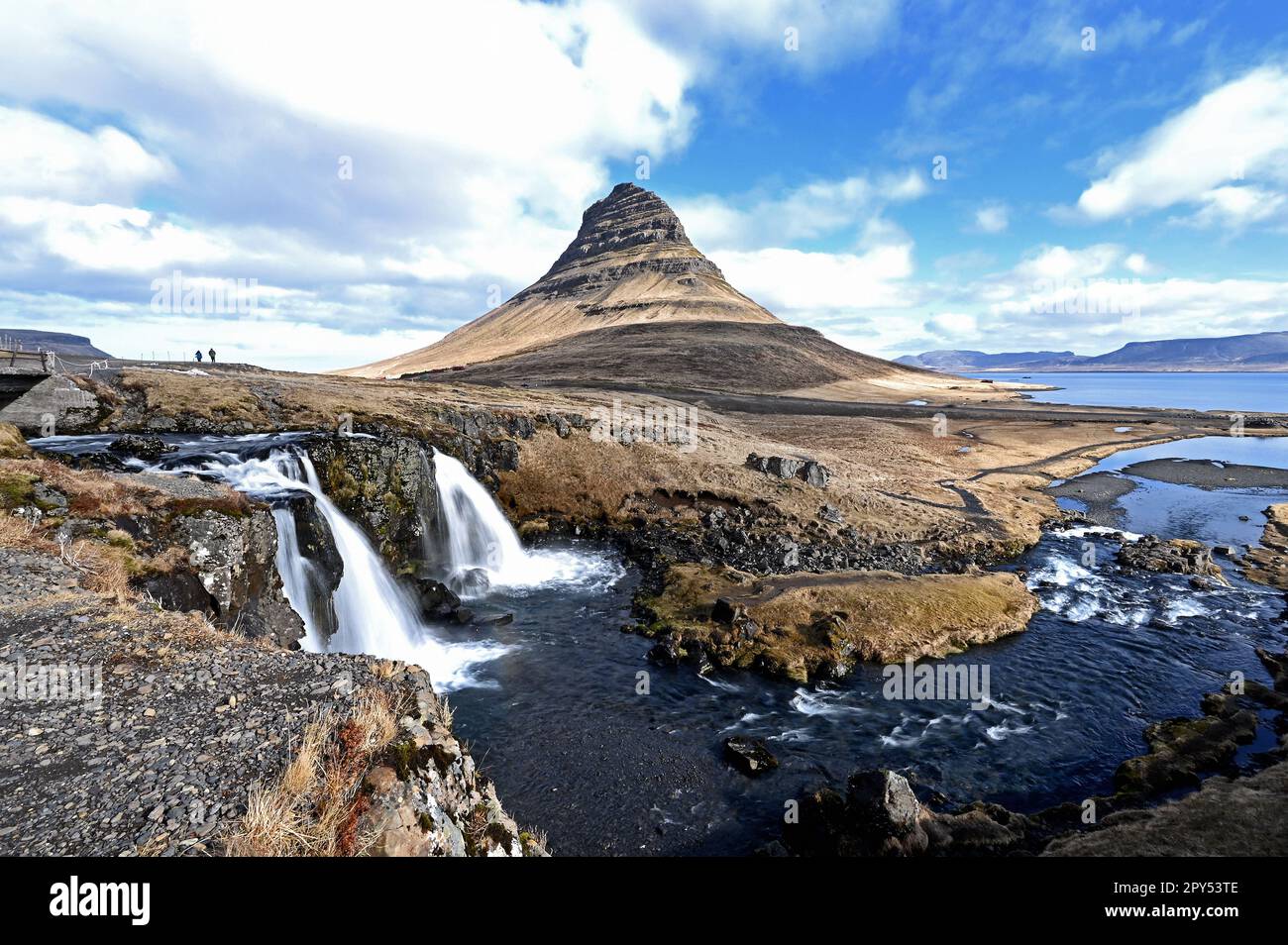 Kirkjufellsfoss waterfall rainbow hi-res stock photography and images ...