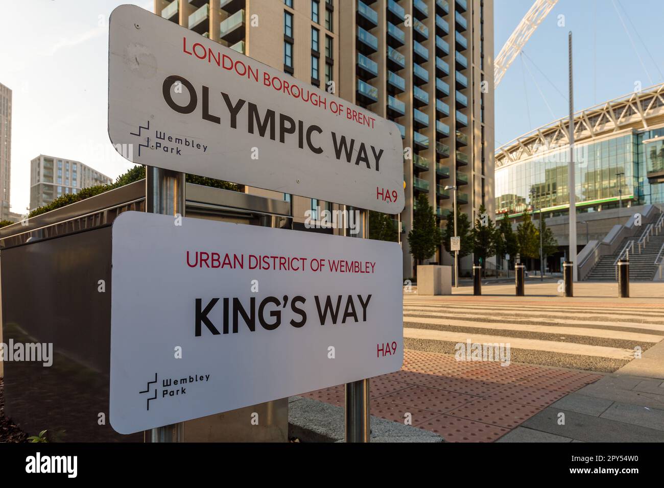 Wembley stadium road sign hi-res stock photography and images - Alamy