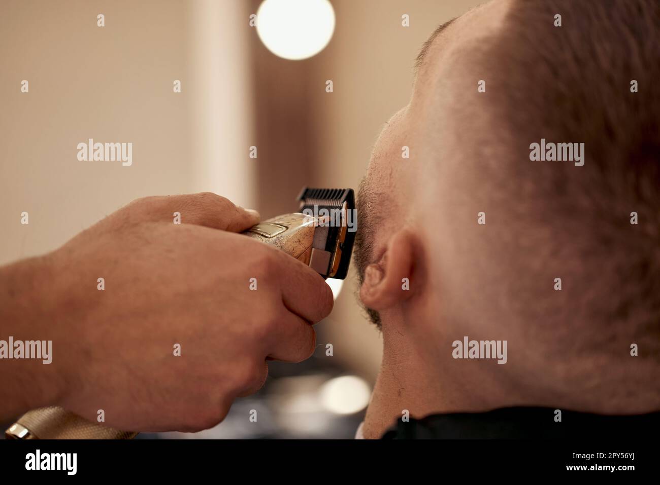 Bearded man barber razor portrait hi-res stock photography and images ...