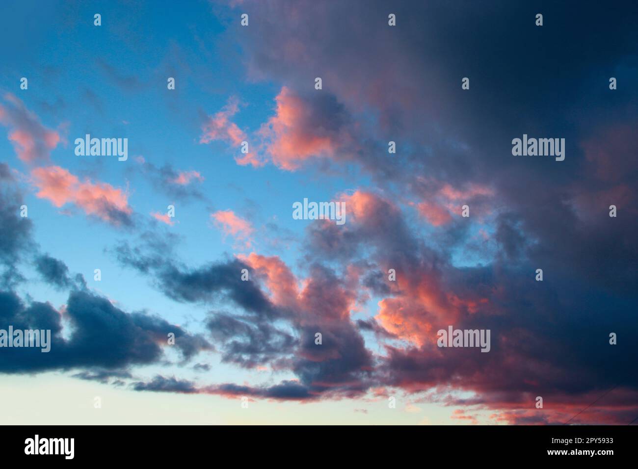 Beautiful pink and purple sky with clouds hi-res stock photography and ...