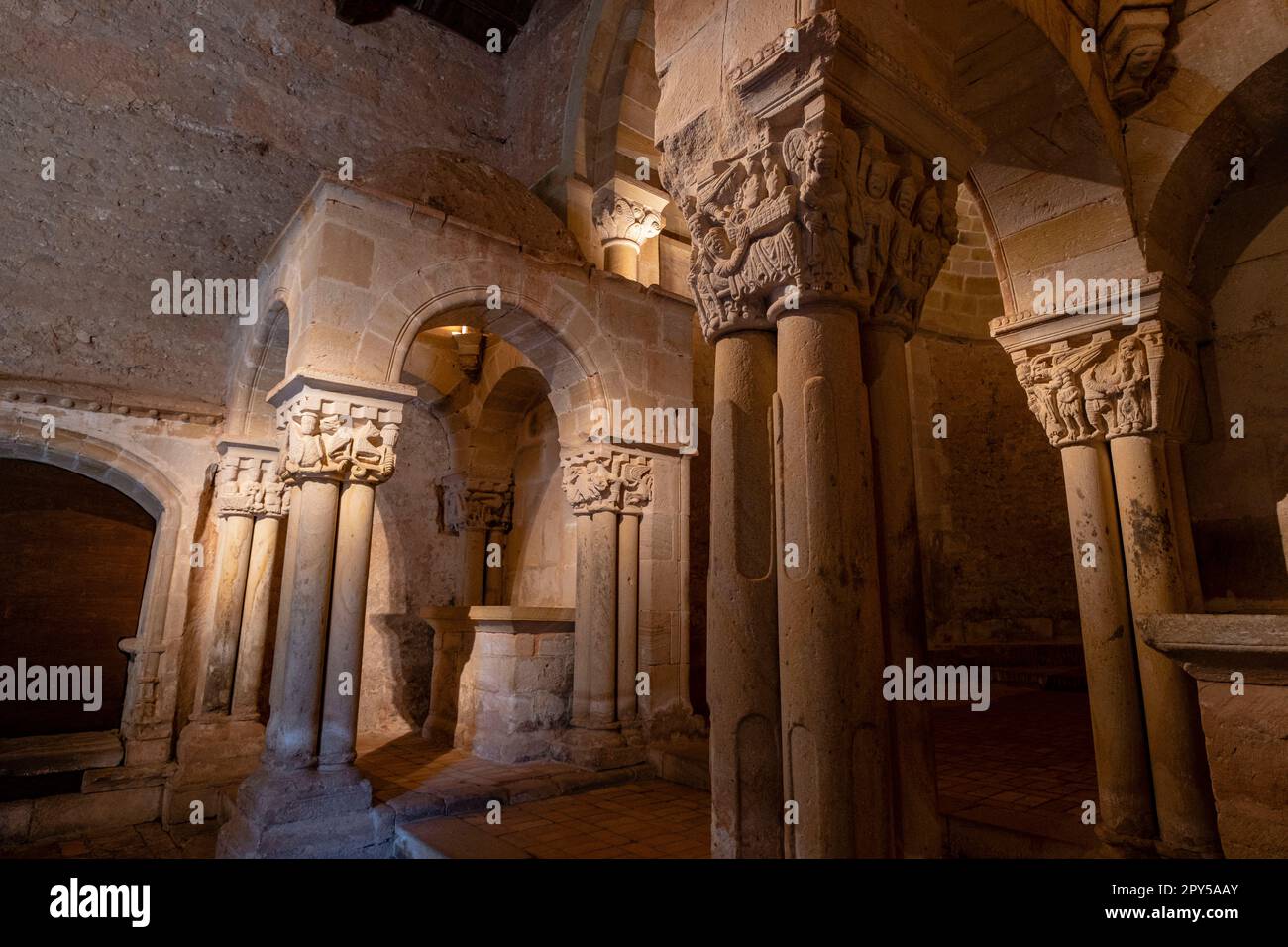 Historia de la arquitectura edad media hi-res stock photography and ...