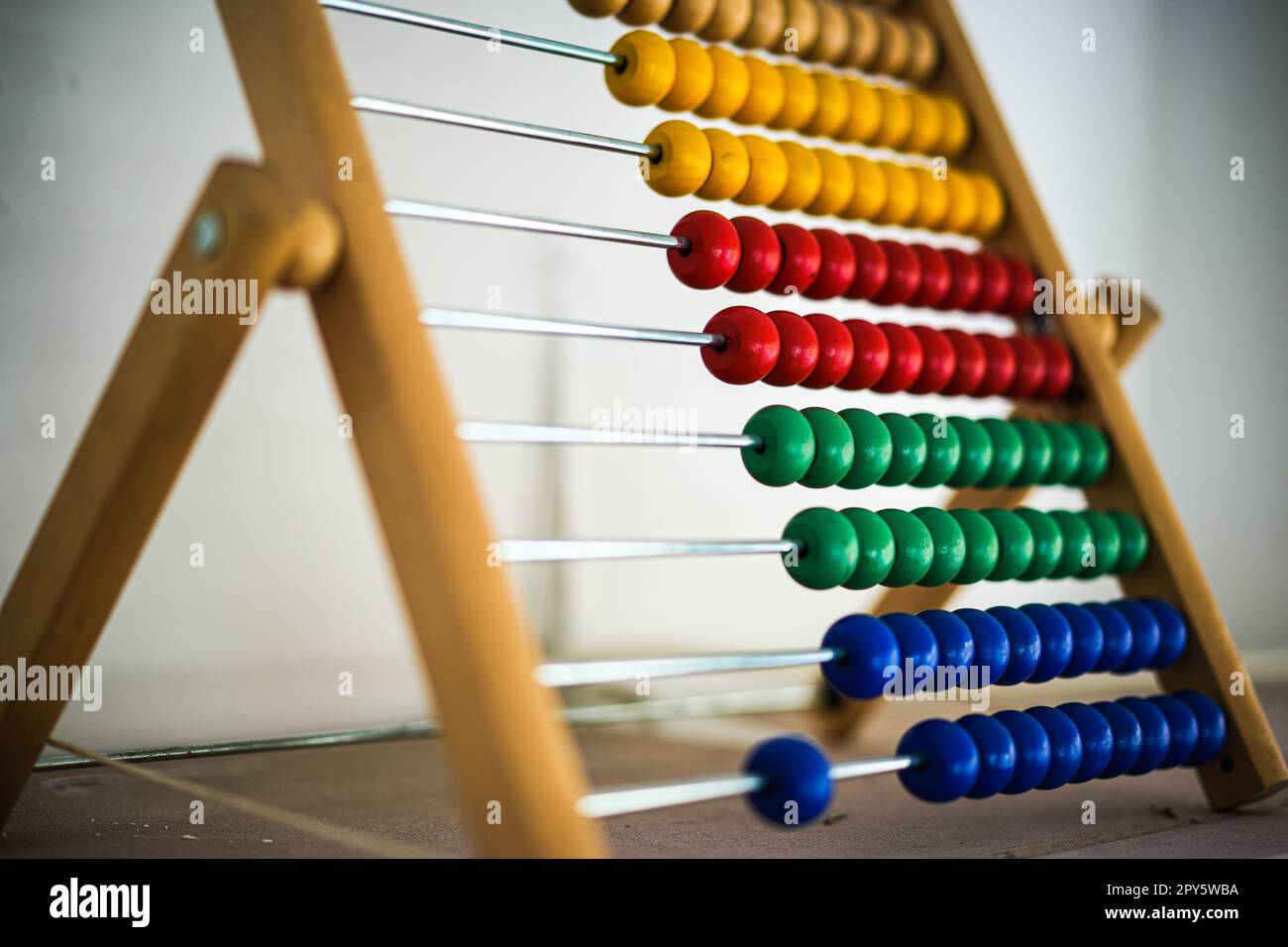 Abacus traditional counting tool hi-res stock photography and images ...