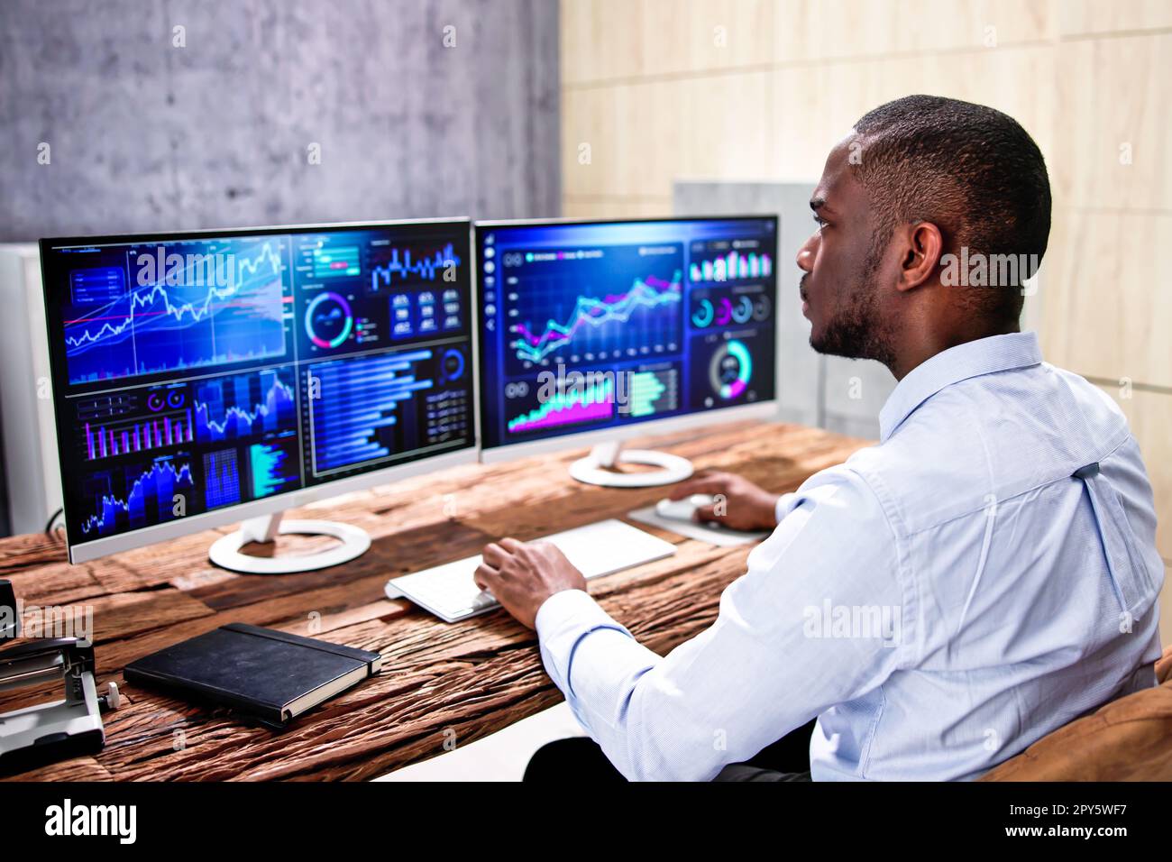 Business Data Analytics Dashboard Stock Photo - Alamy
