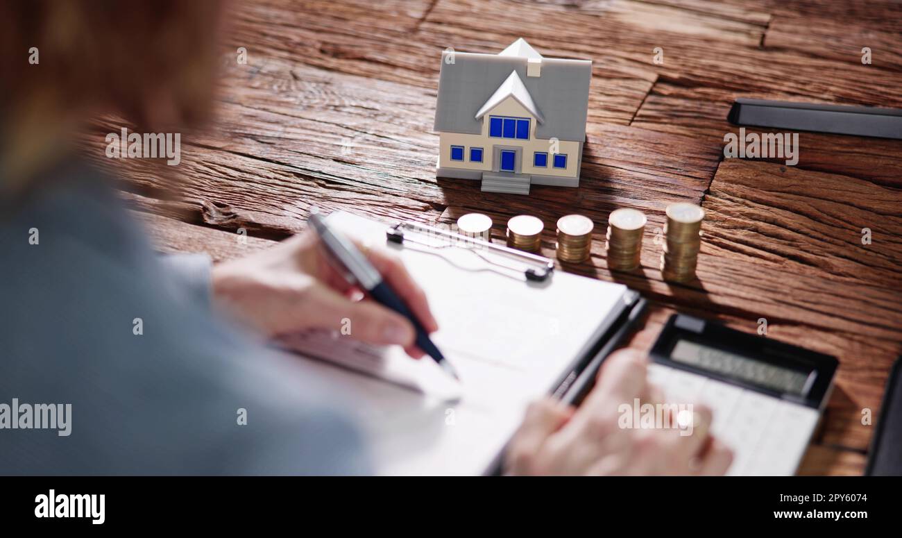 Real estate price hi-res stock photography and images - Alamy