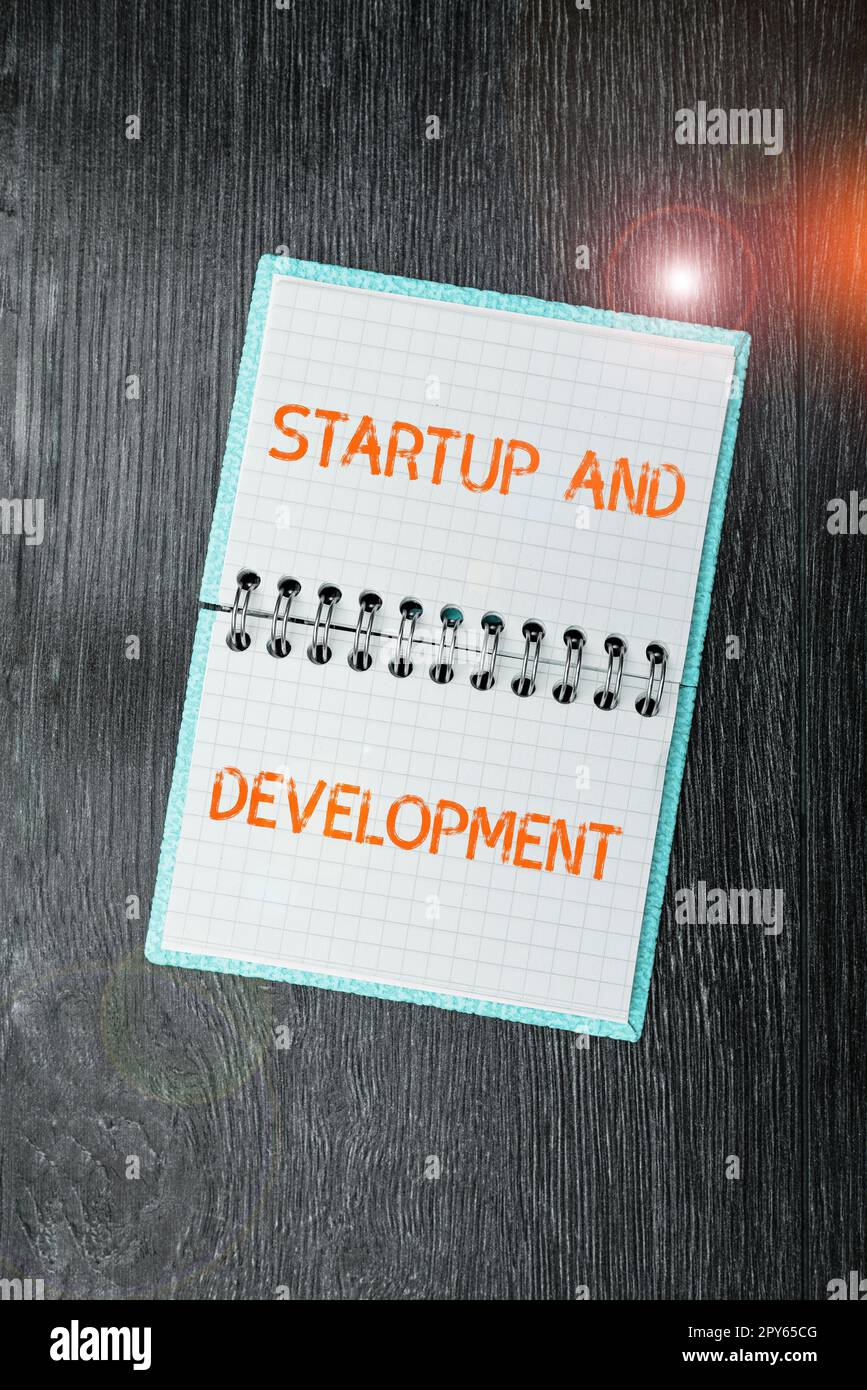 Teamwork in motion sketch hi-res stock photography and images - Alamy