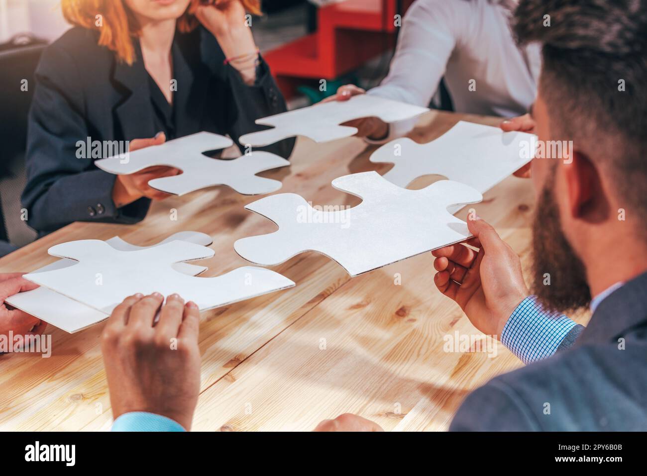 Business teamwork puzzle hi-res stock photography and images - Alamy