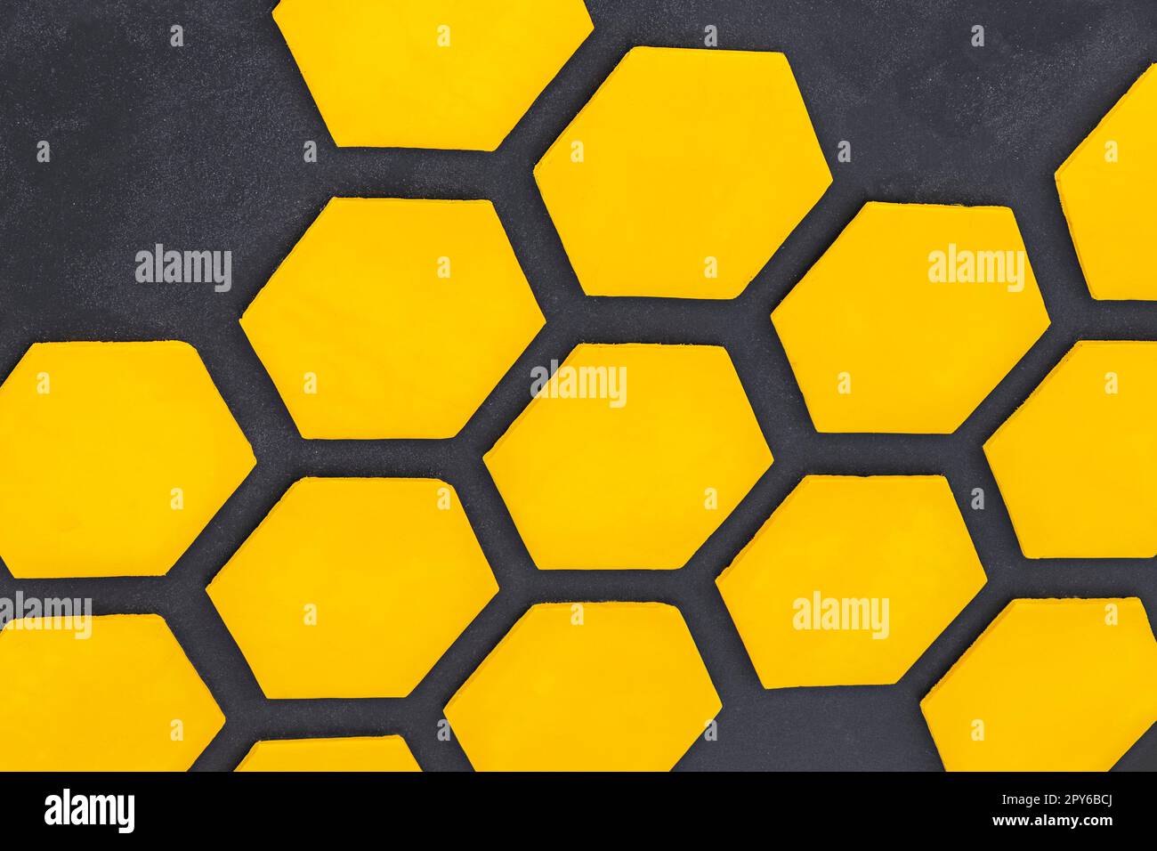 Honeycomb building hi-res stock photography and images - Alamy
