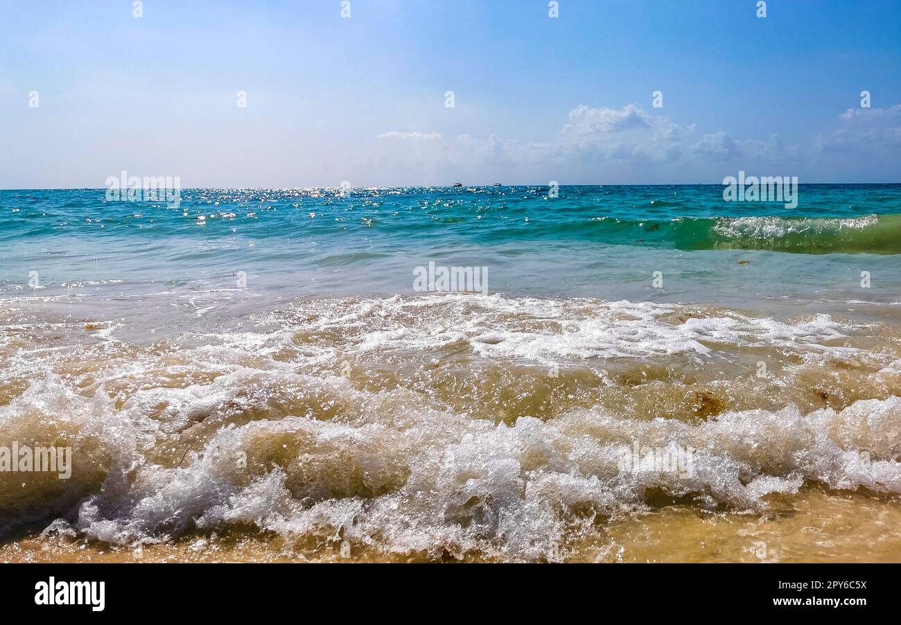 Tropical beach sea waves turquoise hi-res stock photography and images ...