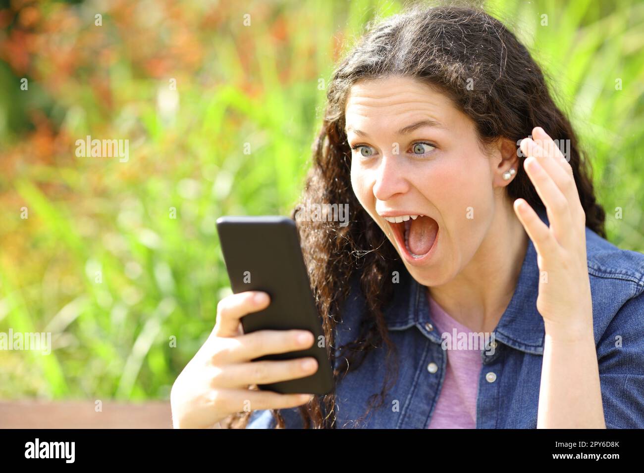 Checking notification hi-res stock photography and images - Alamy