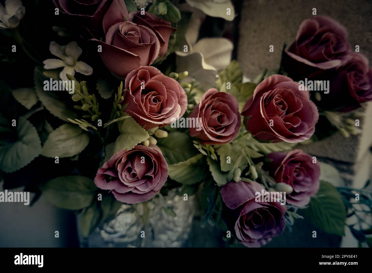Bouquet roses mourning funeral hi-res stock photography and images - Alamy