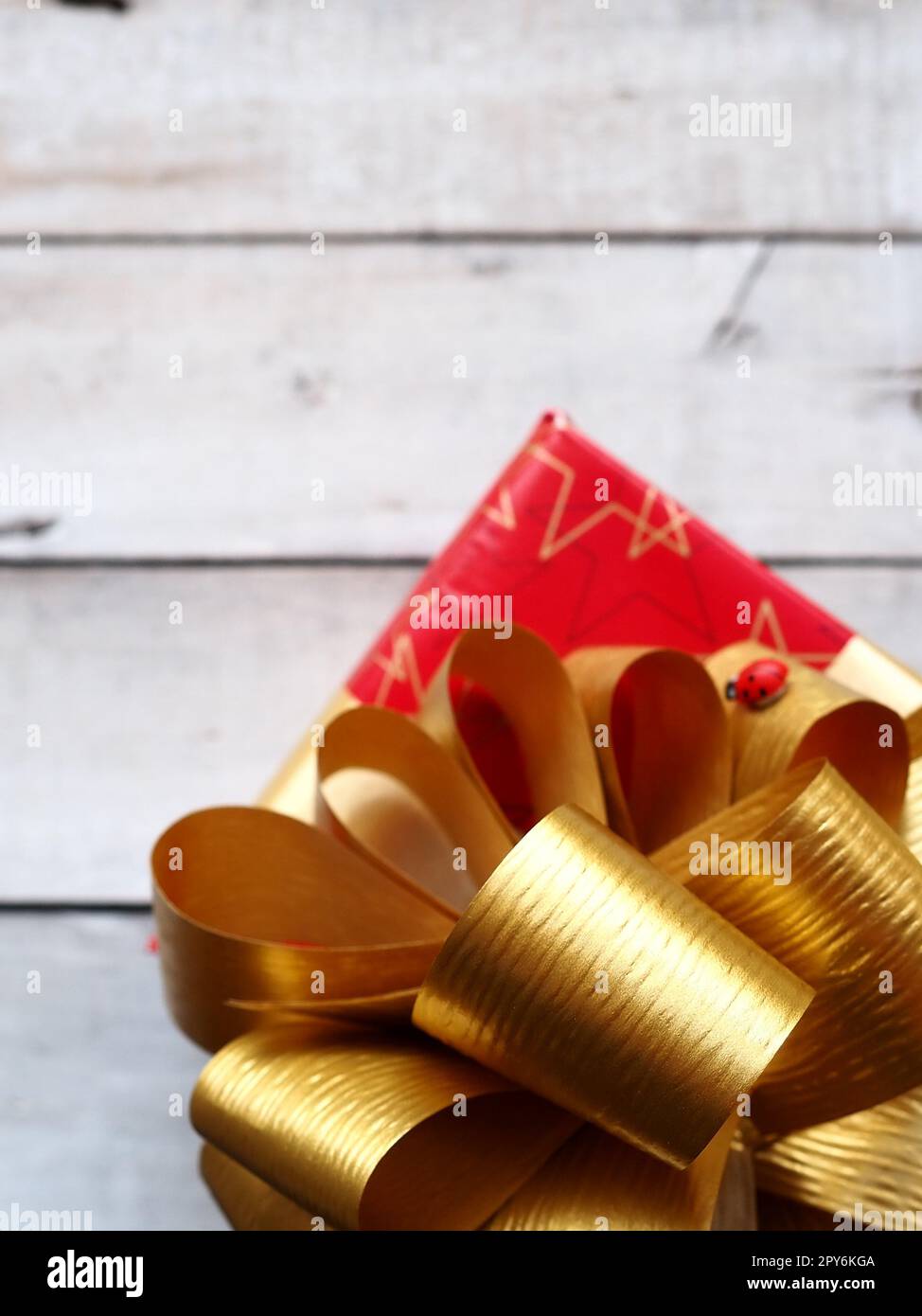 Red and gold box hi-res stock photography and images - Alamy