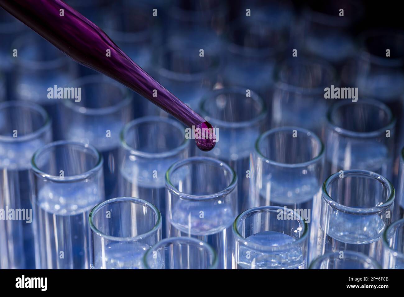 Test pipette hi-res stock photography and images - Alamy