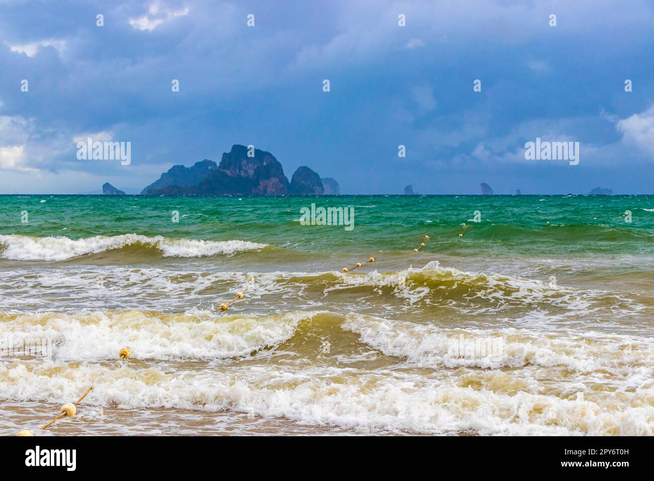 Beach rocks turquoise water hi-res stock photography and images - Alamy