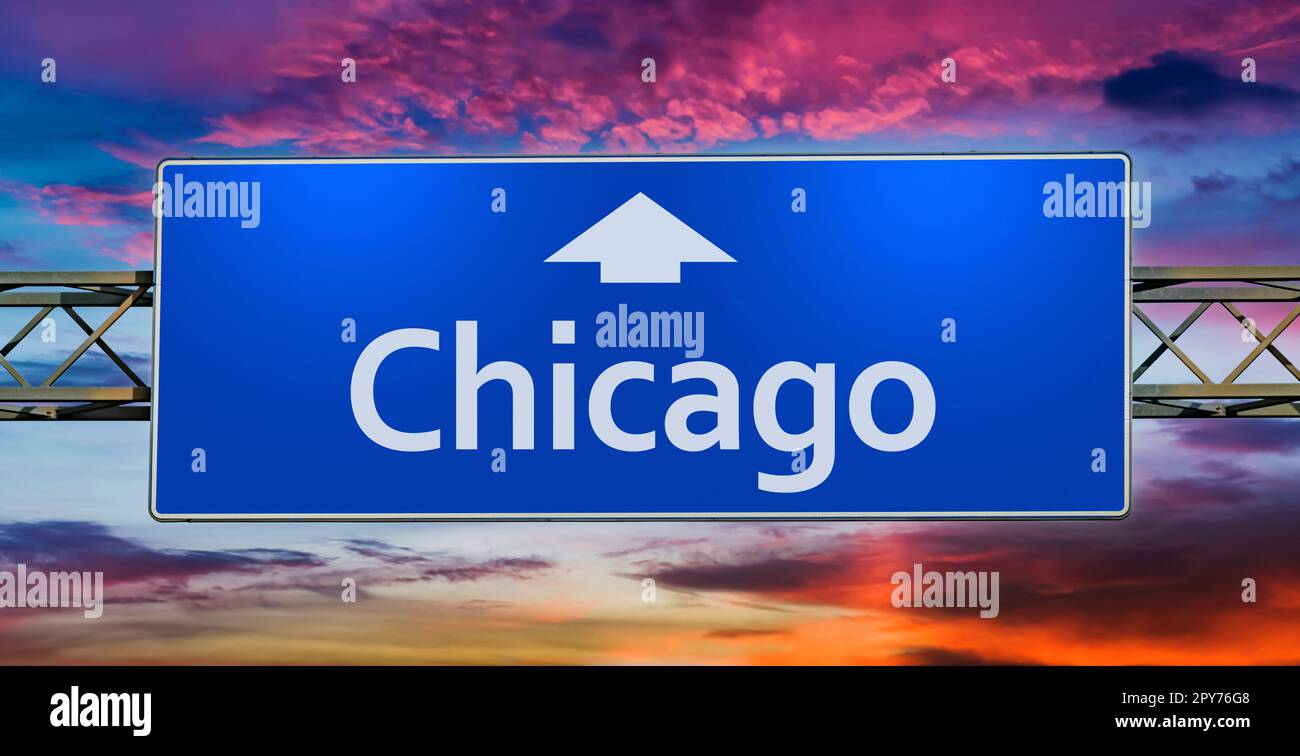 Road sign indicating direction to the city of Chicago Stock Photo - Alamy