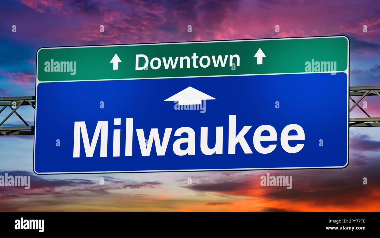 Road sign indicating direction to the city of Milwaukee Stock Photo - Alamy
