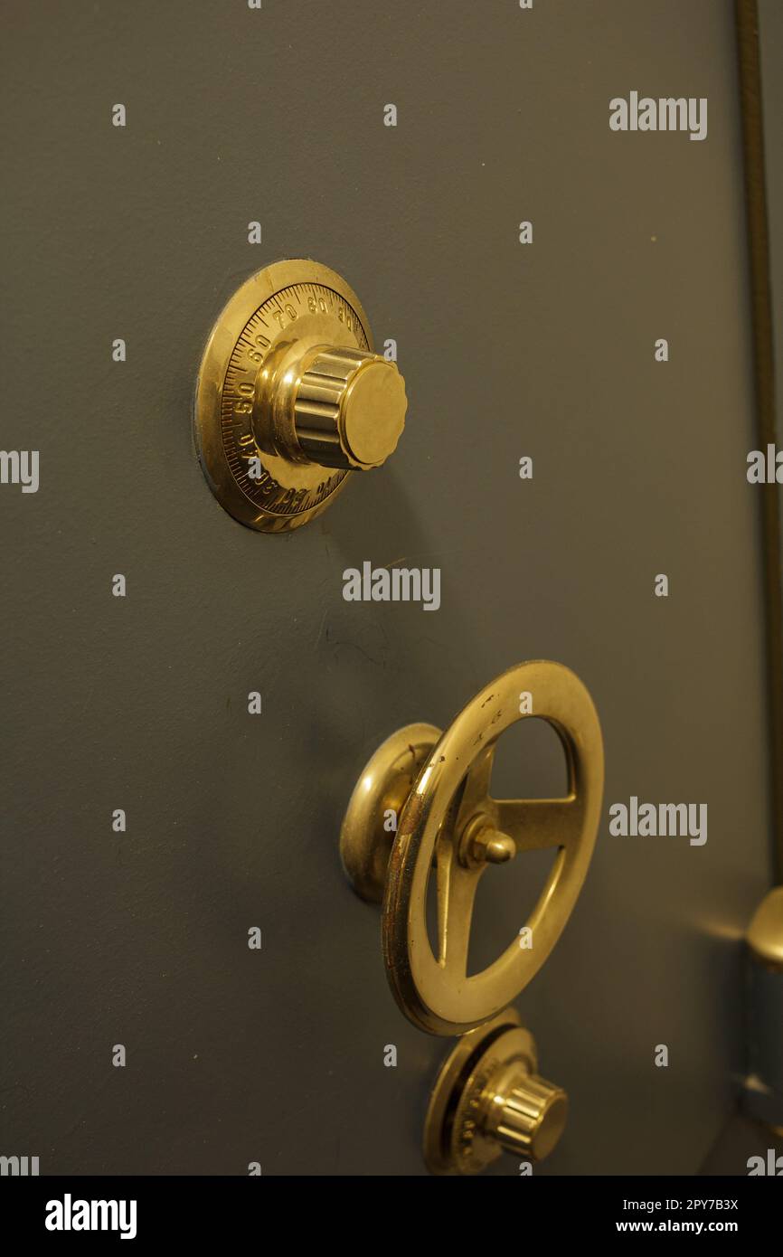 Bank safe hi-res stock photography and images - Alamy