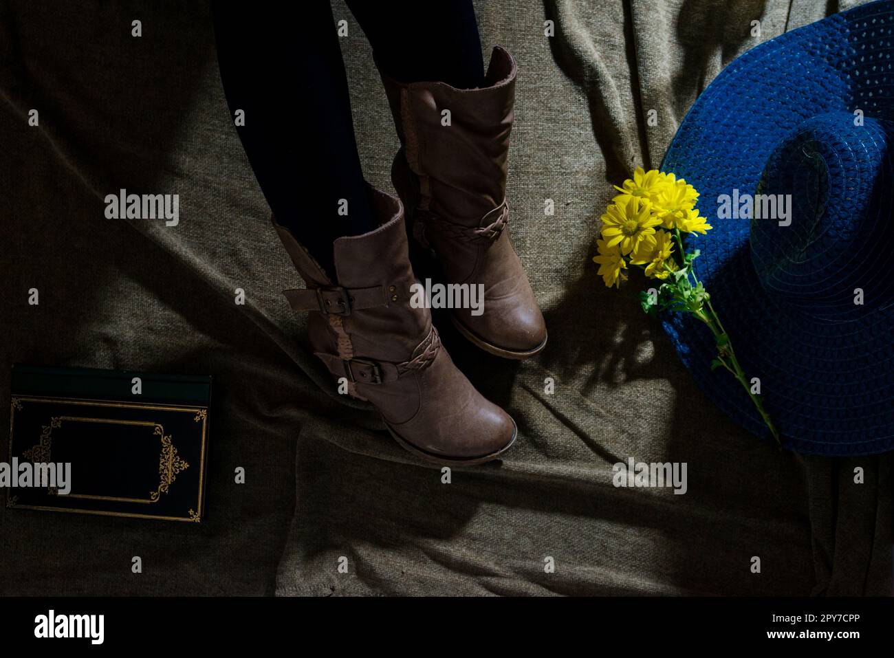Simple still life hi-res stock photography and images - Alamy
