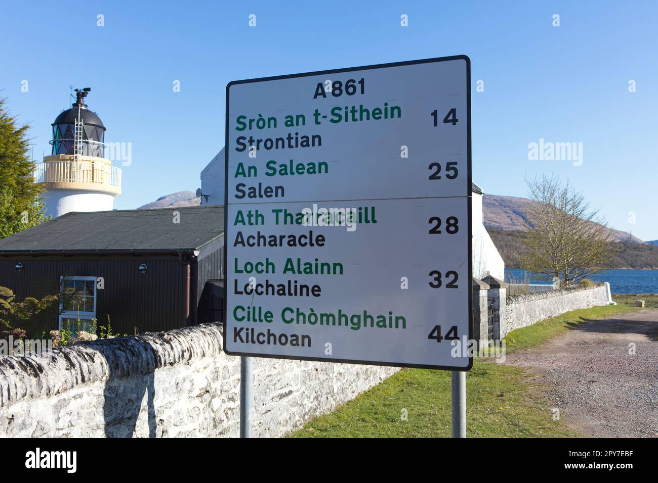 Gaelic road signs hi-res stock photography and images - Alamy