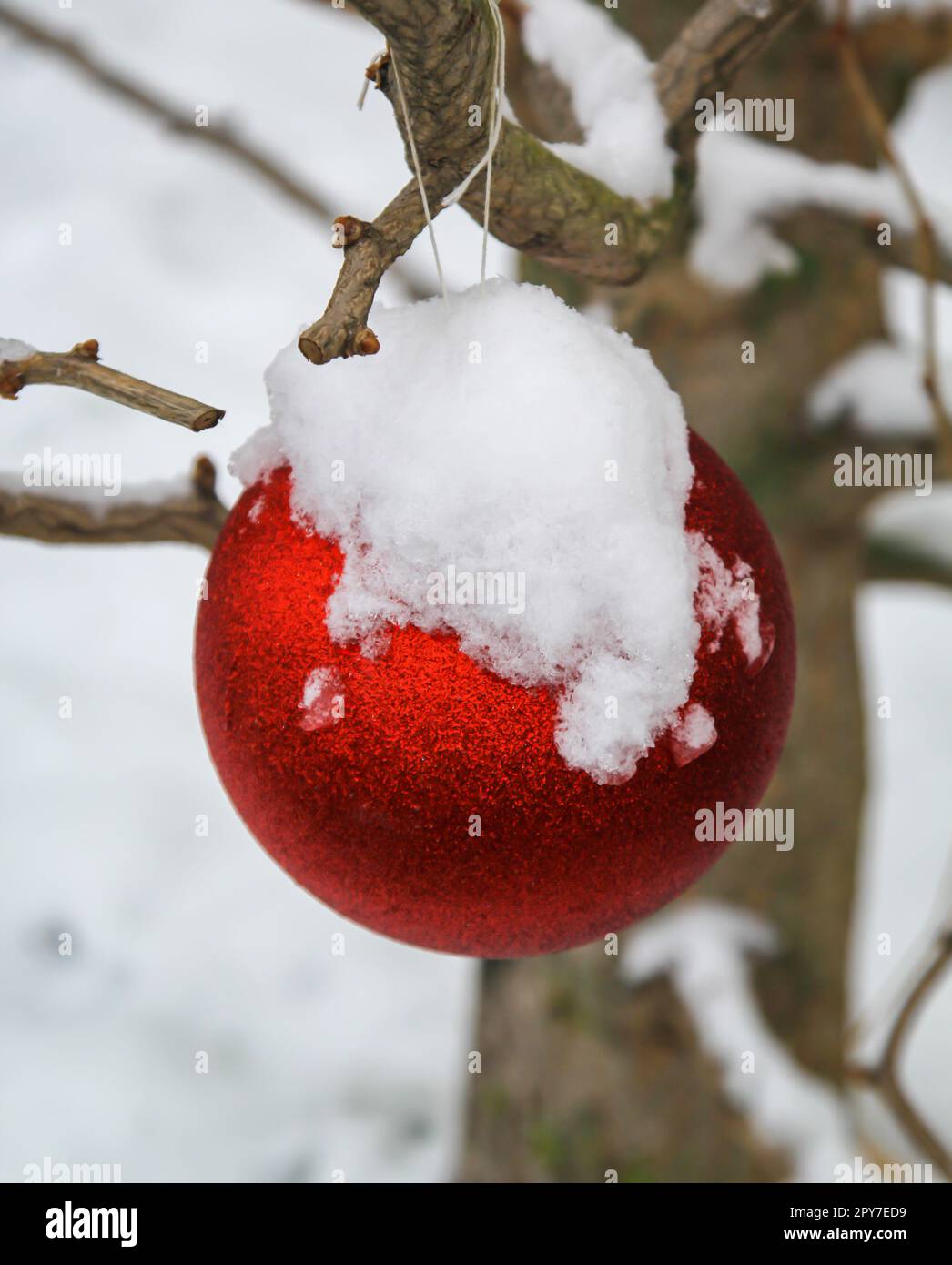 Red time ball hi-res stock photography and images - Alamy