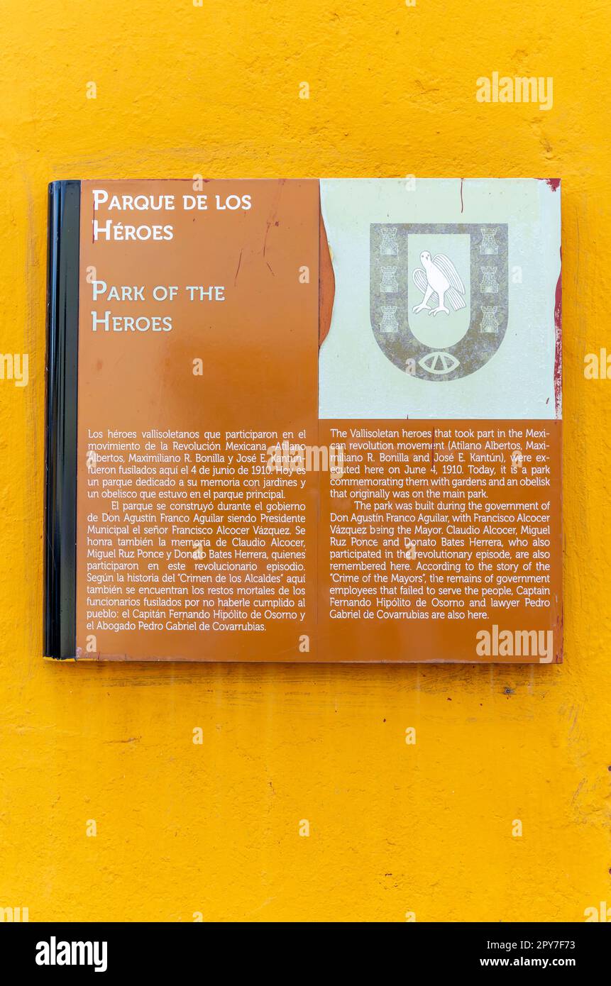 Information notice sign about Parque de los Heroes, Valladolid, Yucatan ...