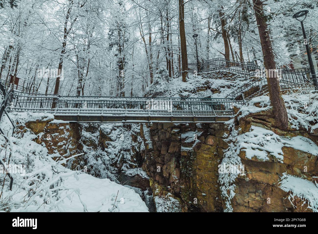 Snowy bridge in nature hi-res stock photography and images - Alamy