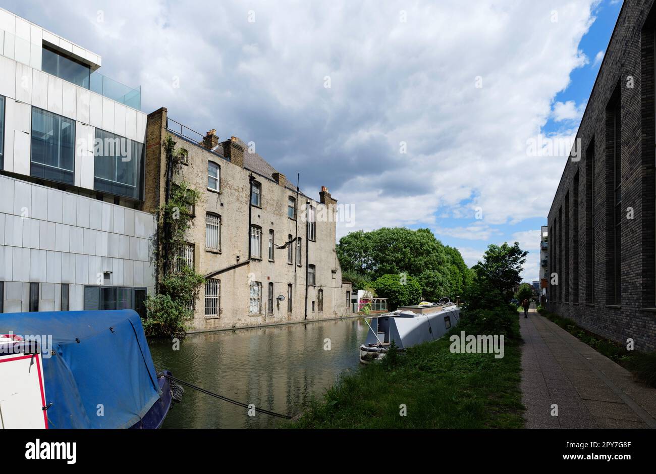 London - 05 21 2022: Houseboats moored on the Grand Union Canal near ...
