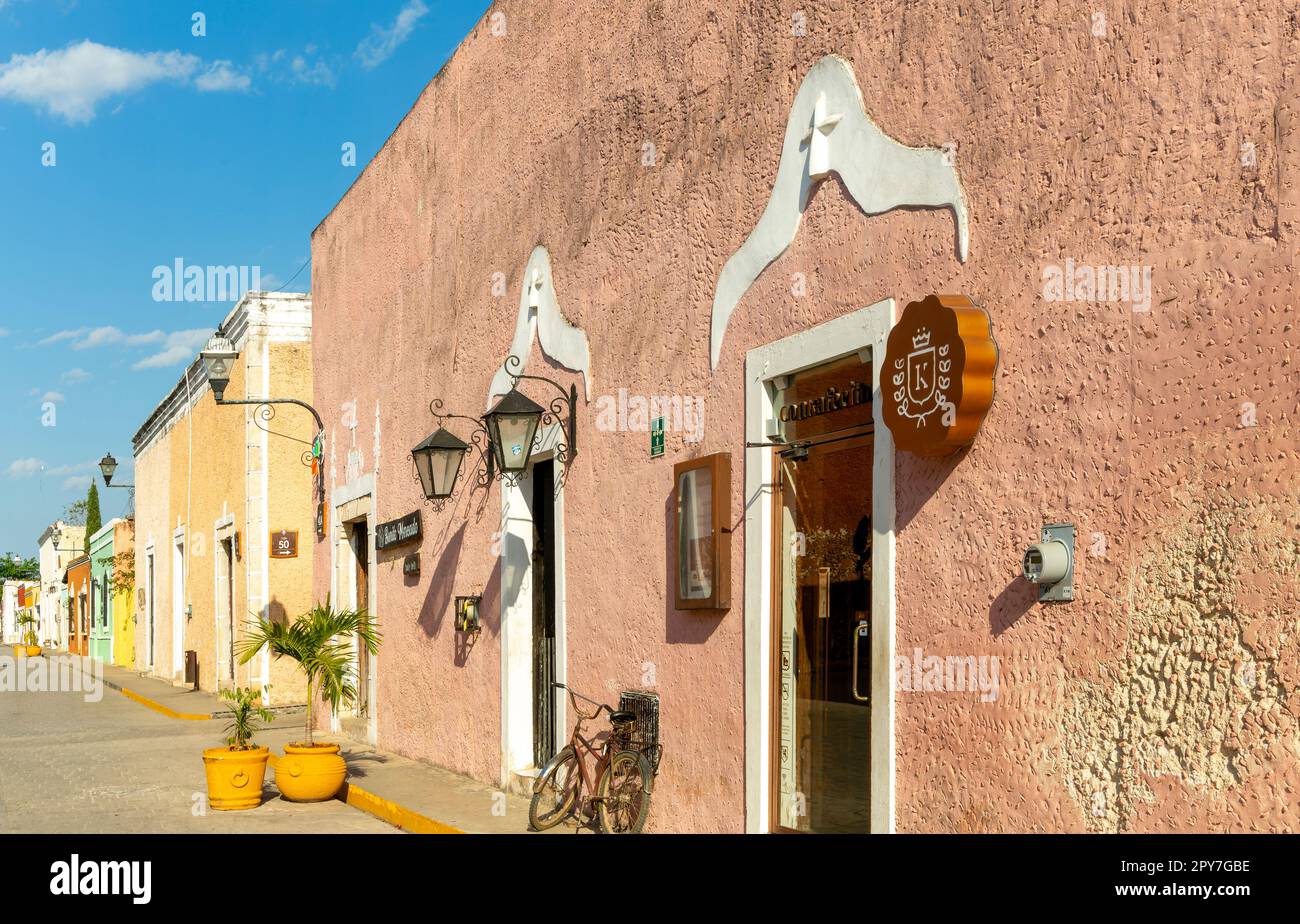 Renovated spanish colonial buildings hi-res stock photography and ...