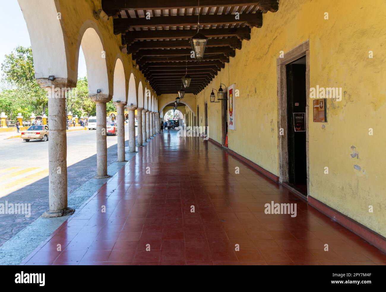 Colonnaded walkway on main square, Spanish colonial architecture ...