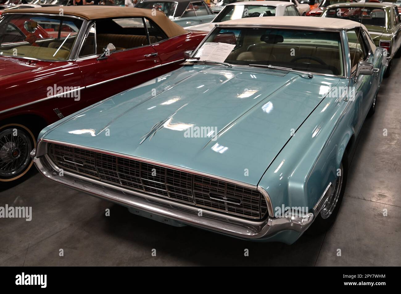 1968 Ford Thunderbird Stock Photo - Alamy