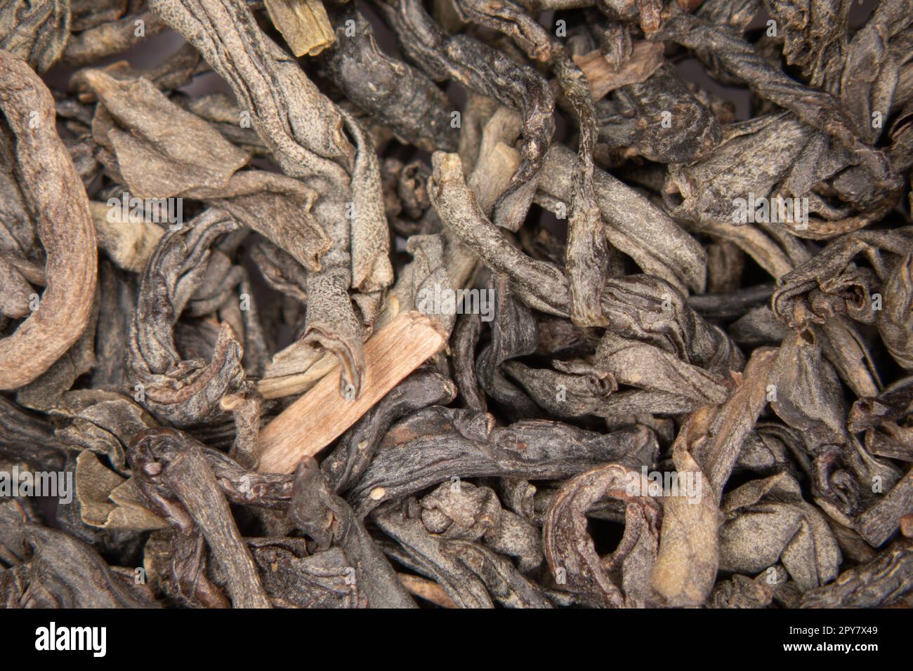 crushed tea leaves in a heap Stock Photo - Alamy