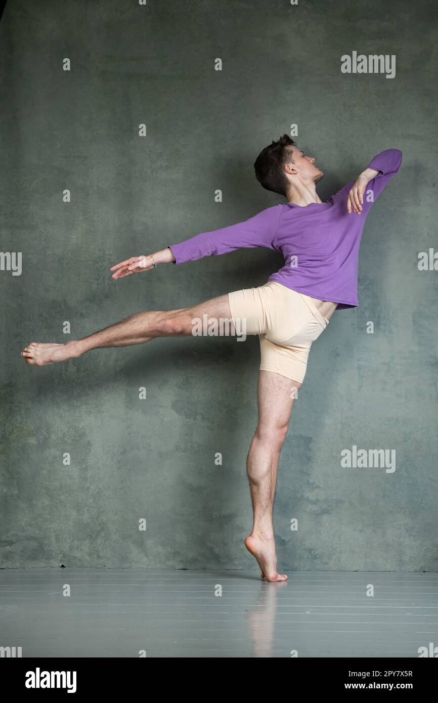 Male ballet dancer arabesque hi-res stock photography and images - Alamy